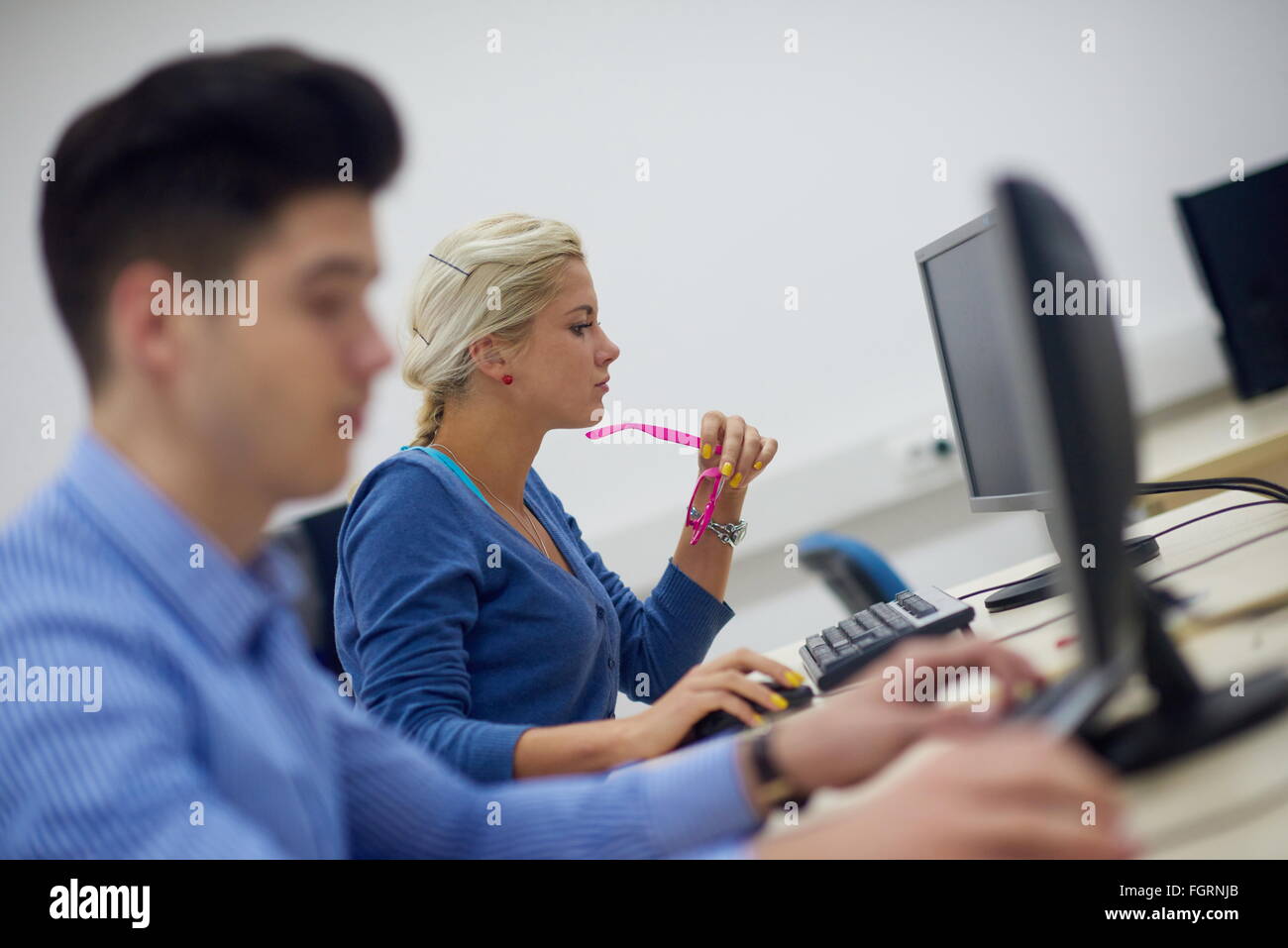 students group in computer lab classroom Stock Photo - Alamy
