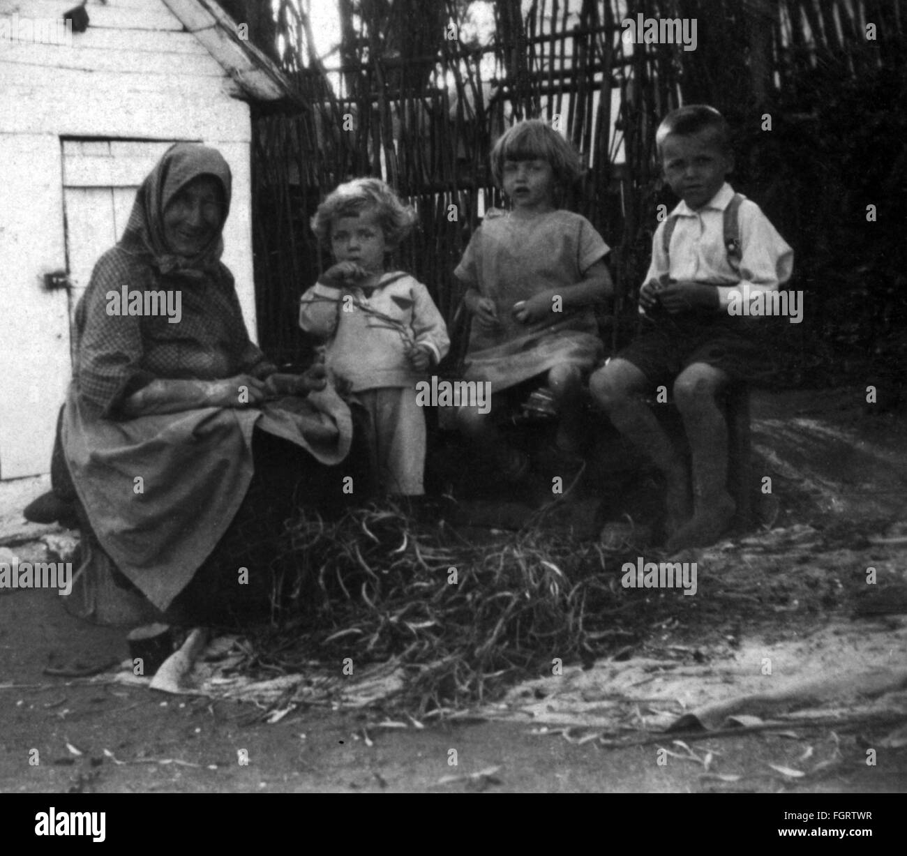 1920s Farming Women High Resolution Stock Photography and Images - Alamy