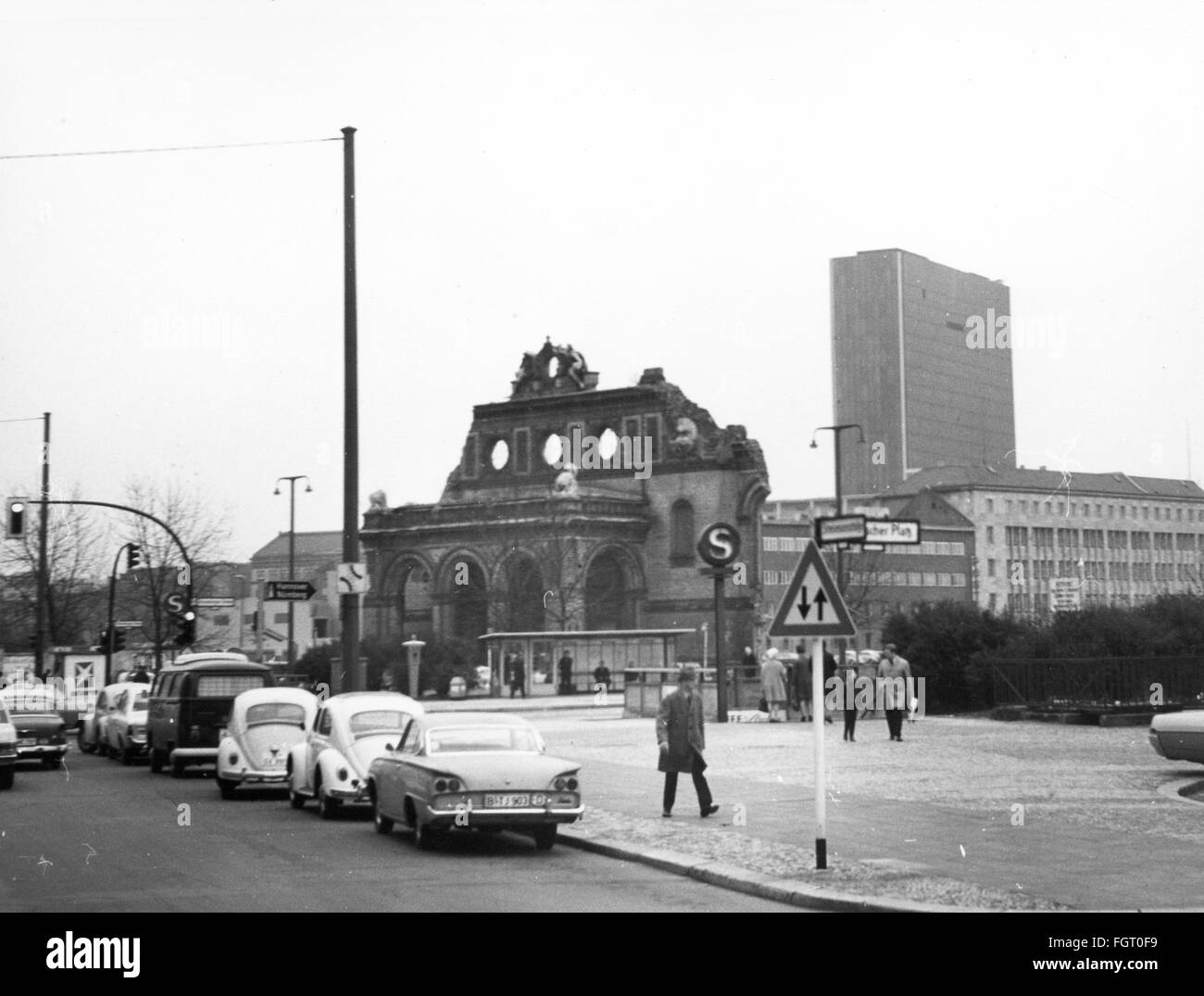 geography / travel, Germany, Berlin, squares, Askanischer Platz with ...