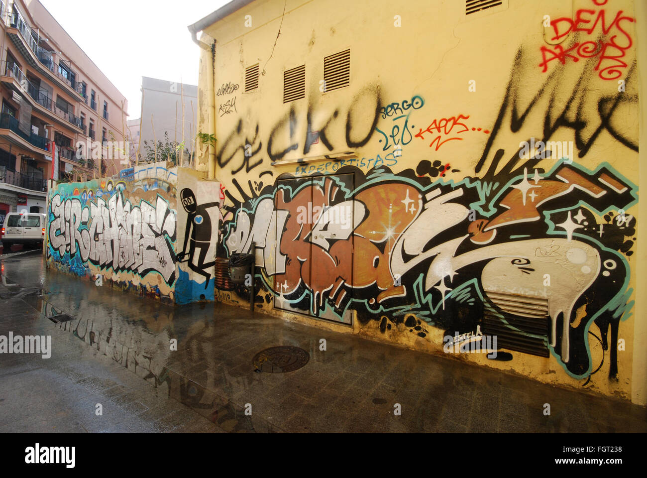 Domestic ghetto hi-res stock photography and images - Alamy
