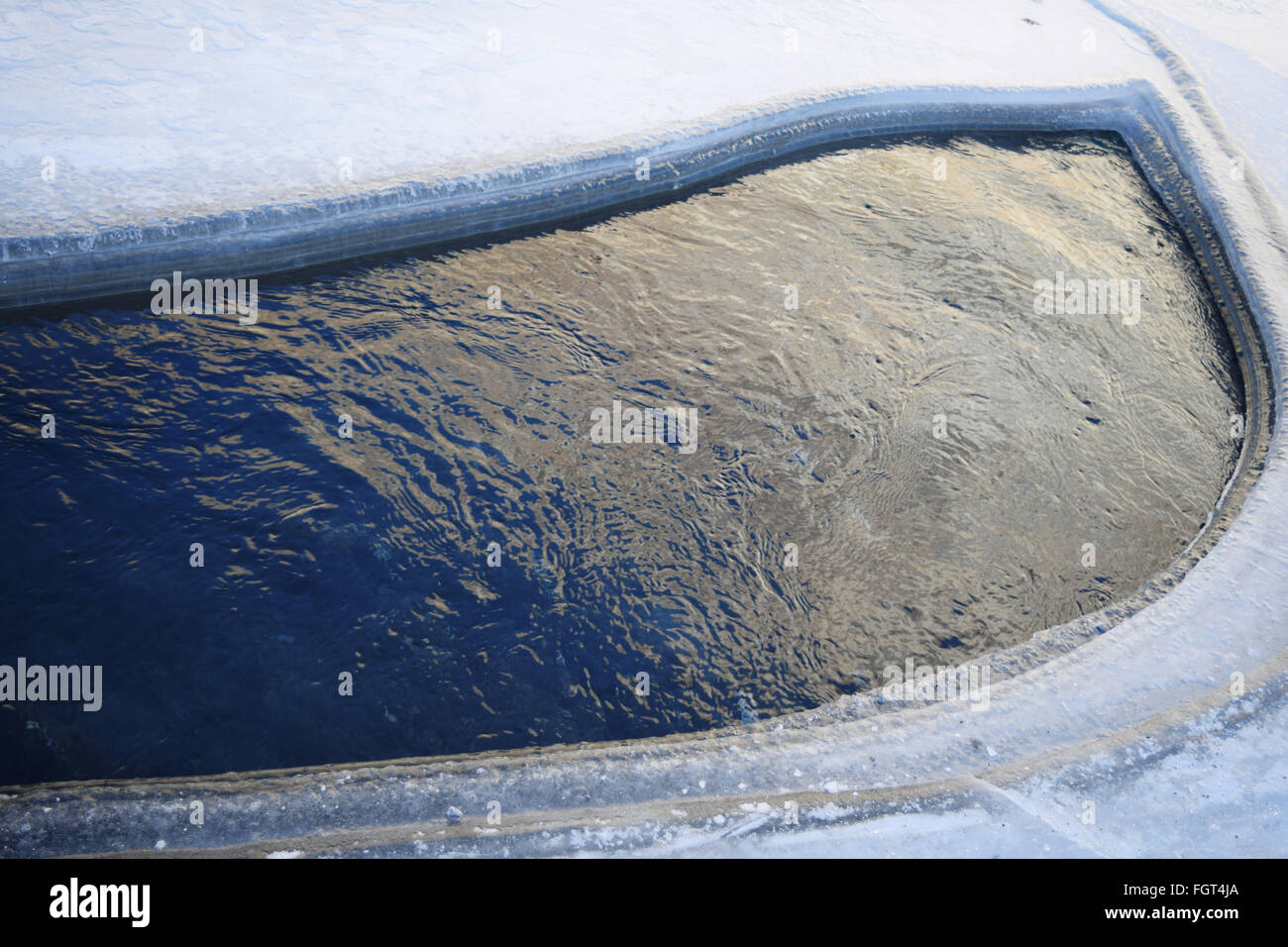 Clear icy water hi-res stock photography and images - Alamy