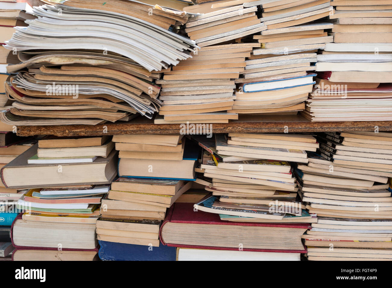 Second hand bookstore hi-res stock photography and images - Alamy