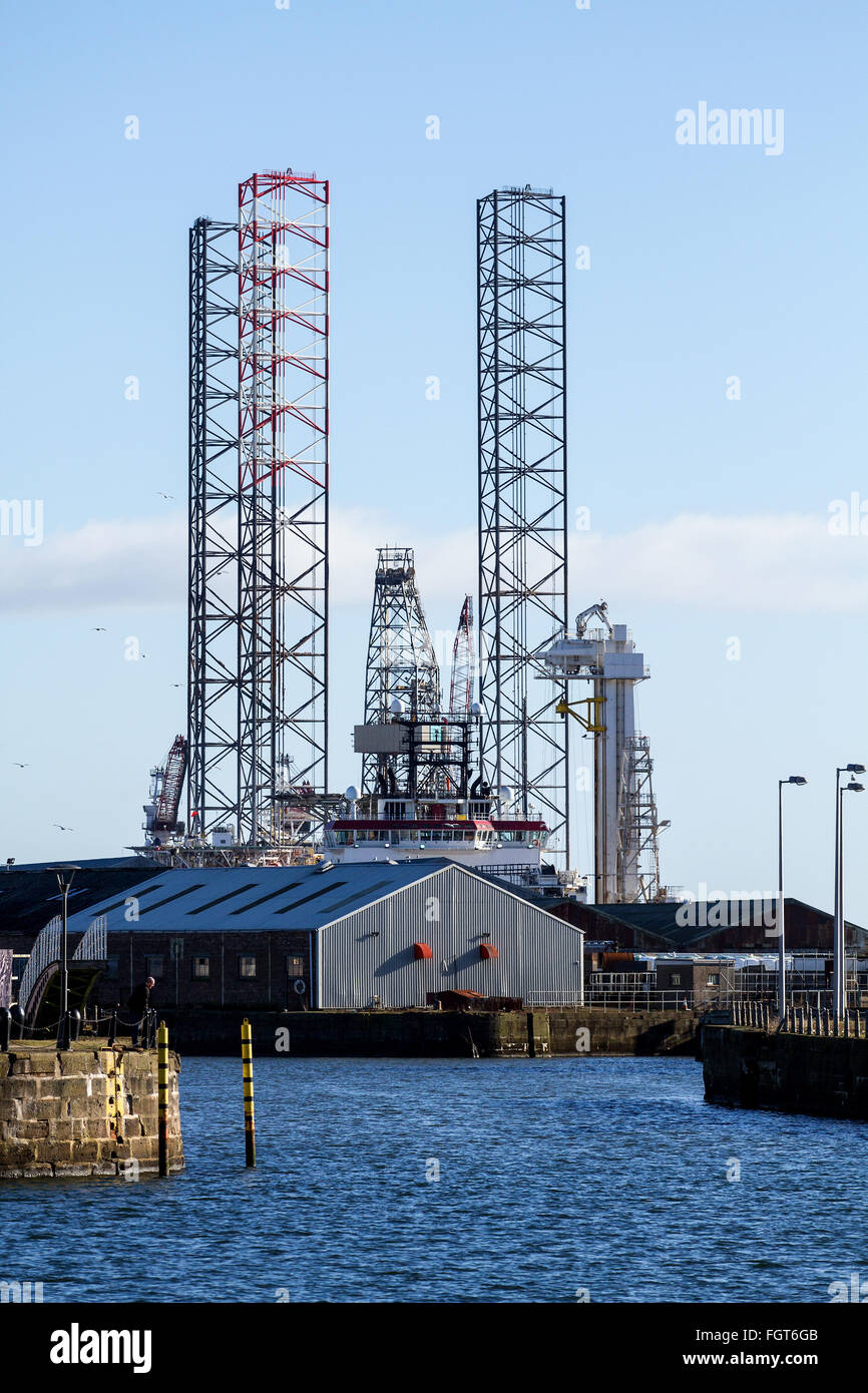 Rowan oil rig hi-res stock photography and images - Alamy