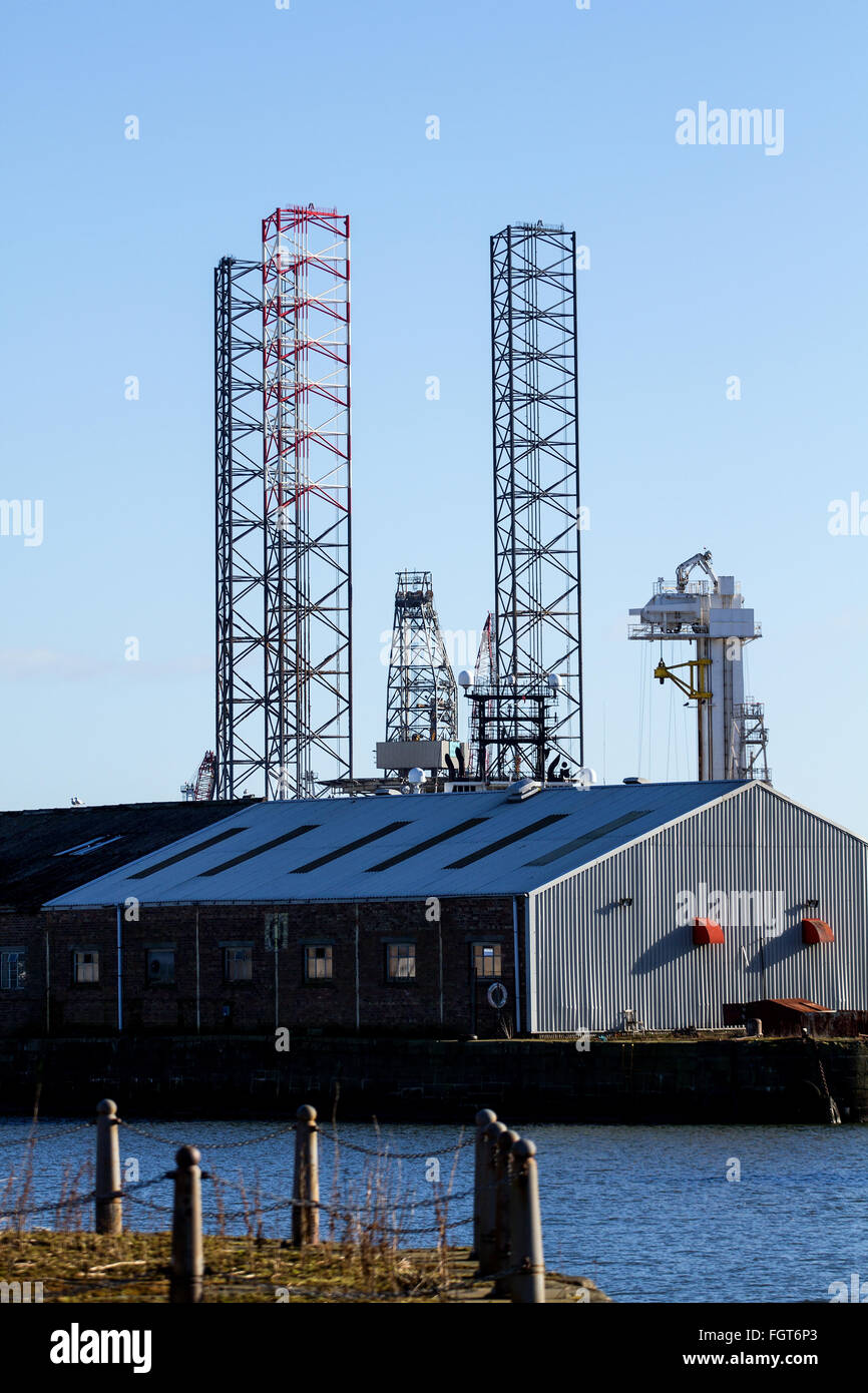 Oil Rig Dundee High Resolution Stock Photography and Images - Alamy