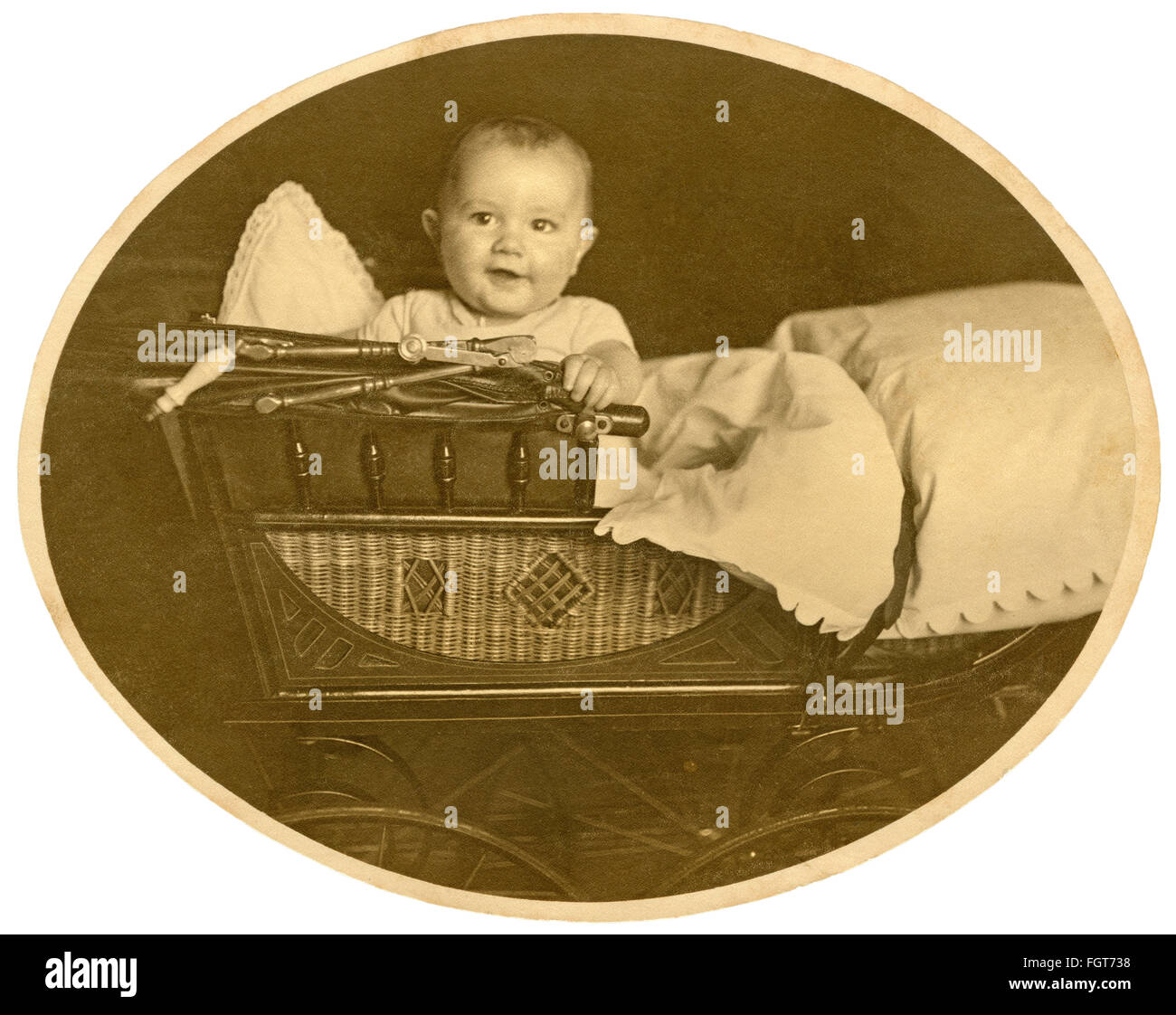 1900s family boy hi-res stock photography and images - Alamy