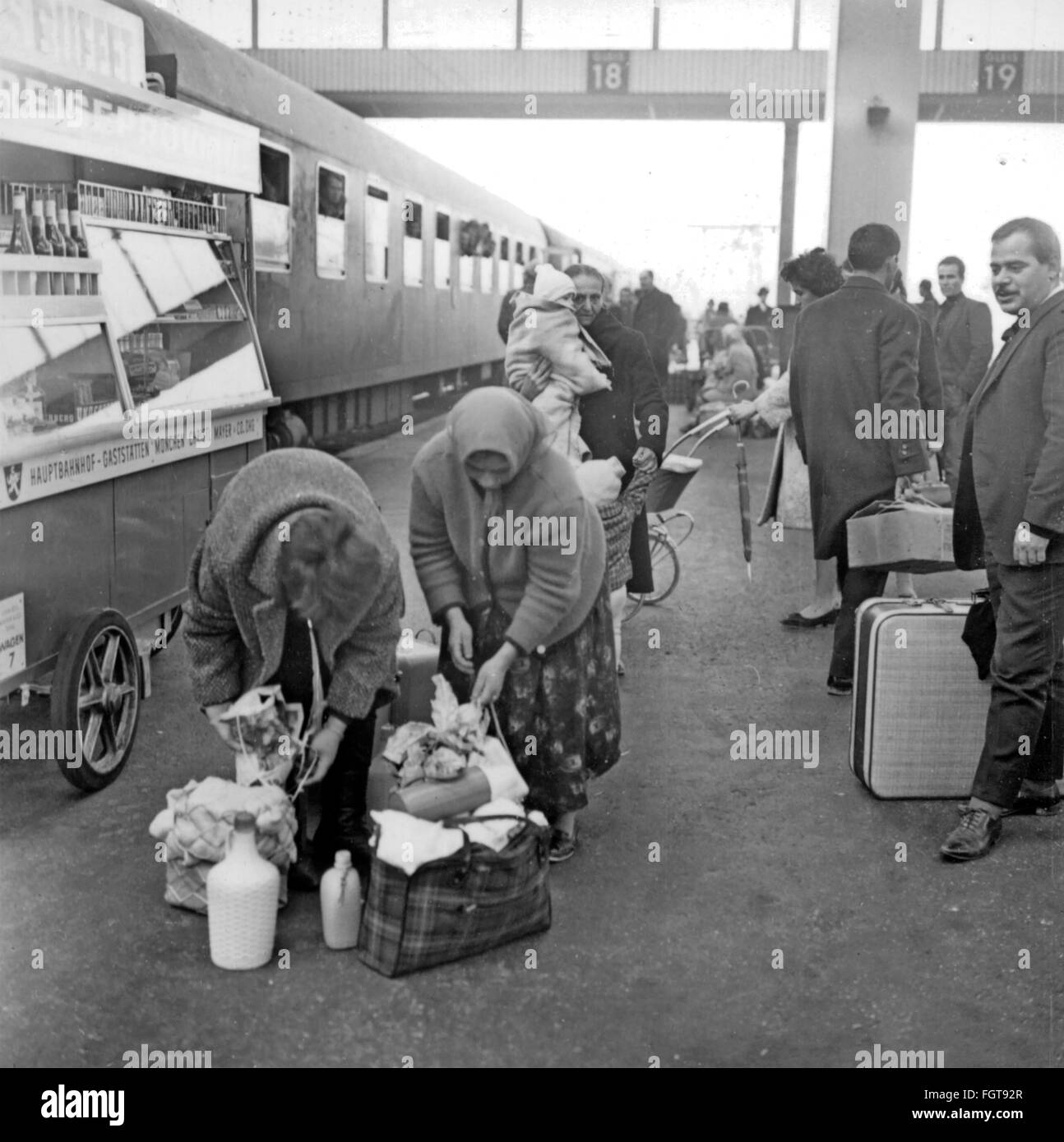 geography / travel, Germany, people, arrival of Yugoslavian and Greek ...
