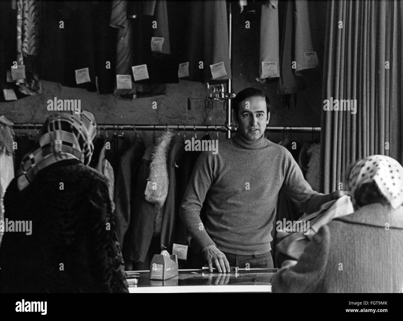 Female workers laundry 1970s hi-res stock photography and images - Alamy
