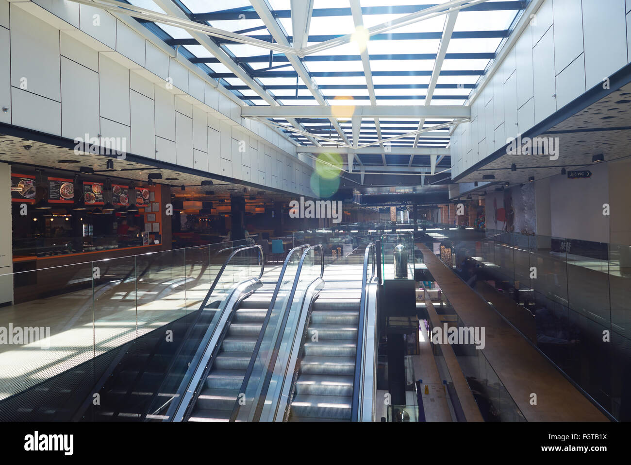shopping mall interior escalator Stock Photo - Alamy