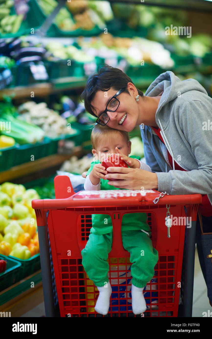 Mum shopping trolley hi-res stock photography and images - Alamy
