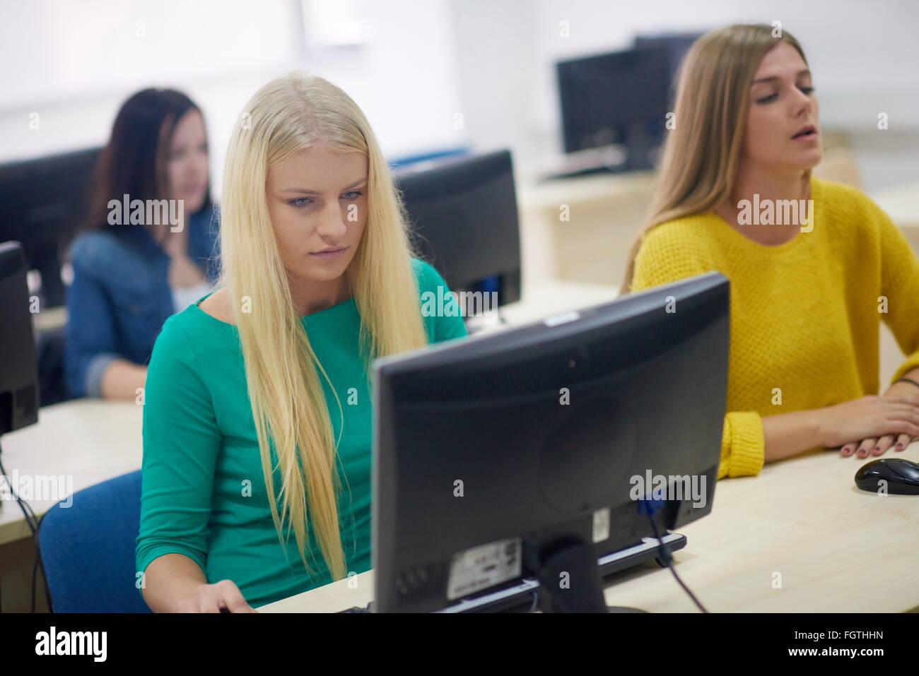 students group in computer lab classroom Stock Photo - Alamy