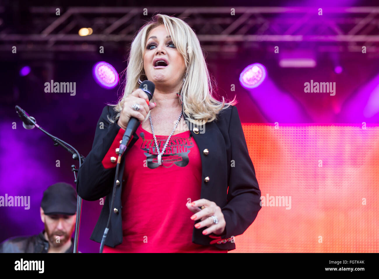 Bonnie tyler live hi-res stock photography and images - Alamy