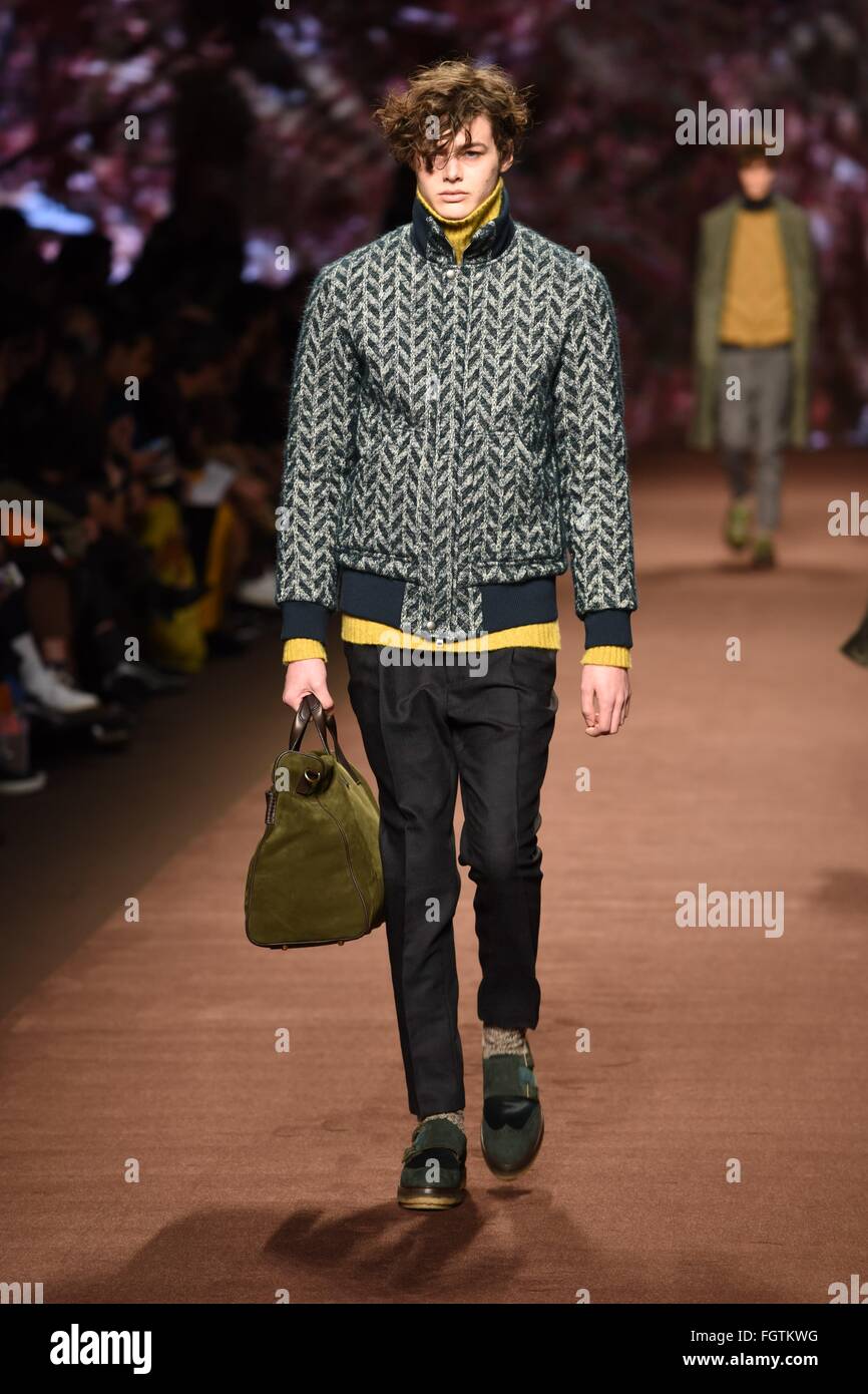 Milan Fashion Week Men's Fall/Winter 2016/17 - Etro - Runway Featuring ...