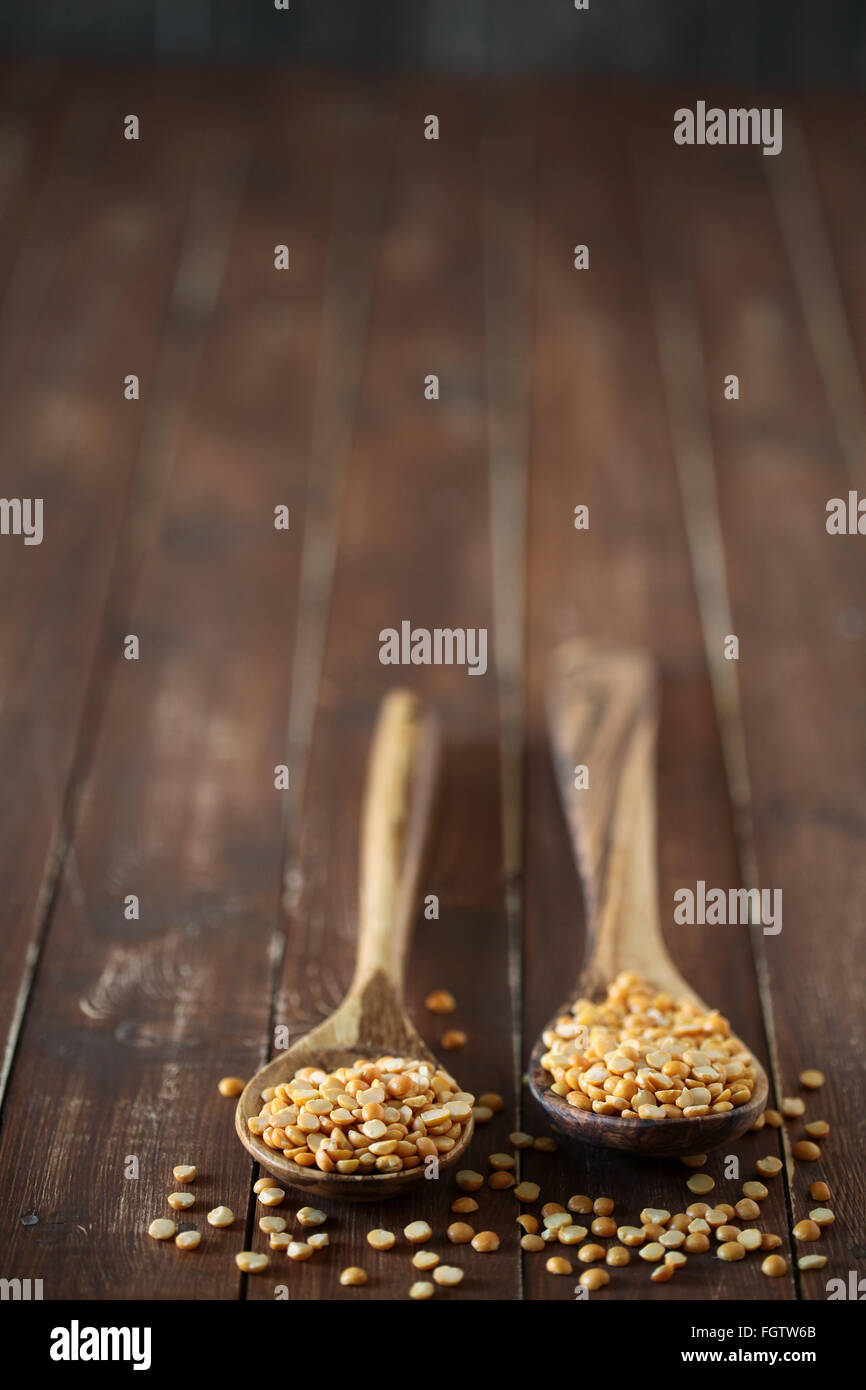 Background split yellow peas hi-res stock photography and images - Alamy