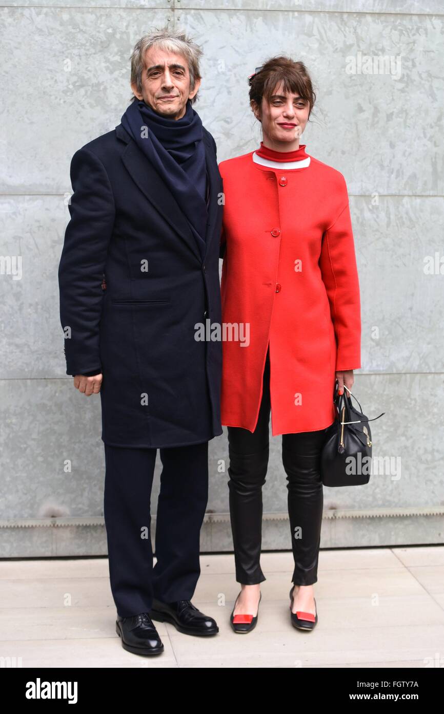 Milan Men's Fashion Week Fall/Winter 2016 - Giorgio Armani - Outside ...