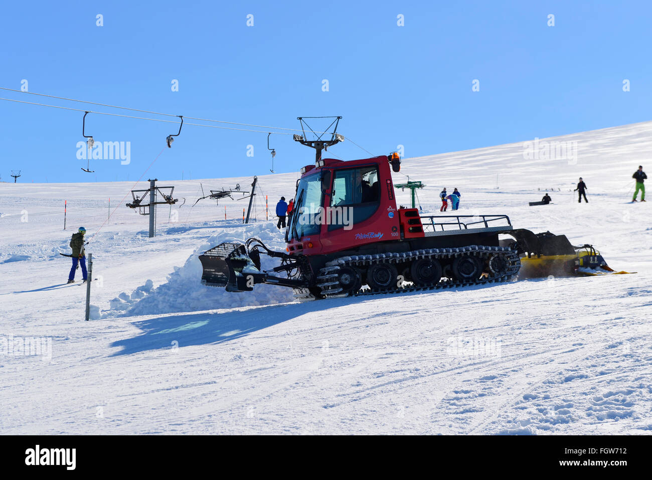 Piste basher grooming ski run at Cairngorm Mountain Ski Centre ...