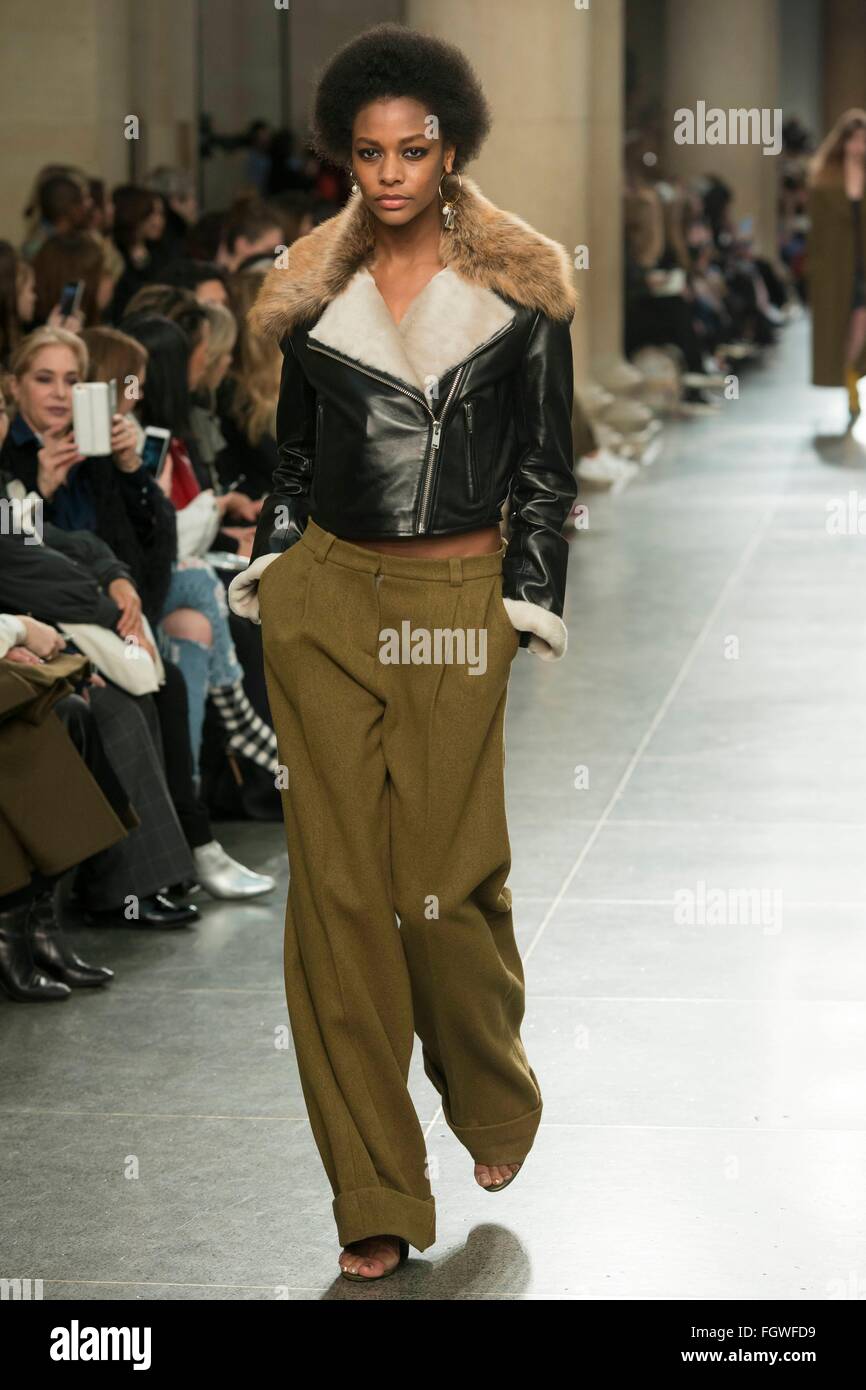 TOPSHOP UNIQUE Catwalk at London Fashion Week AW16, LFW AW16. 21/02 ...