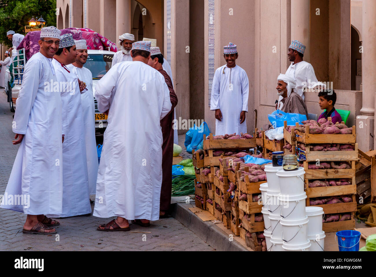 Oman vegetable market nizwa hi-res stock photography and images - Alamy