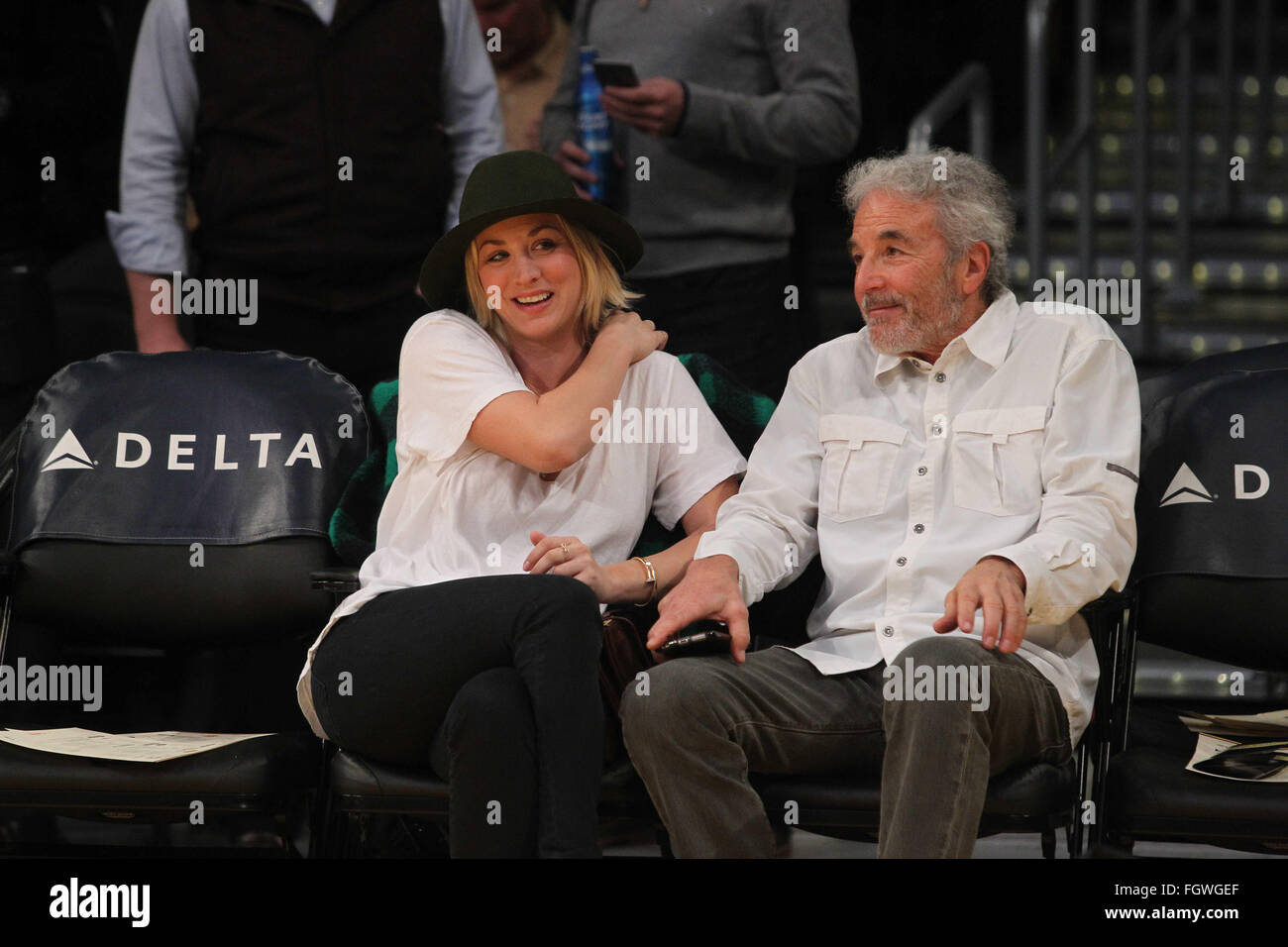 Kaley cuoco and gary cuoco hi-res stock photography and images - Alamy