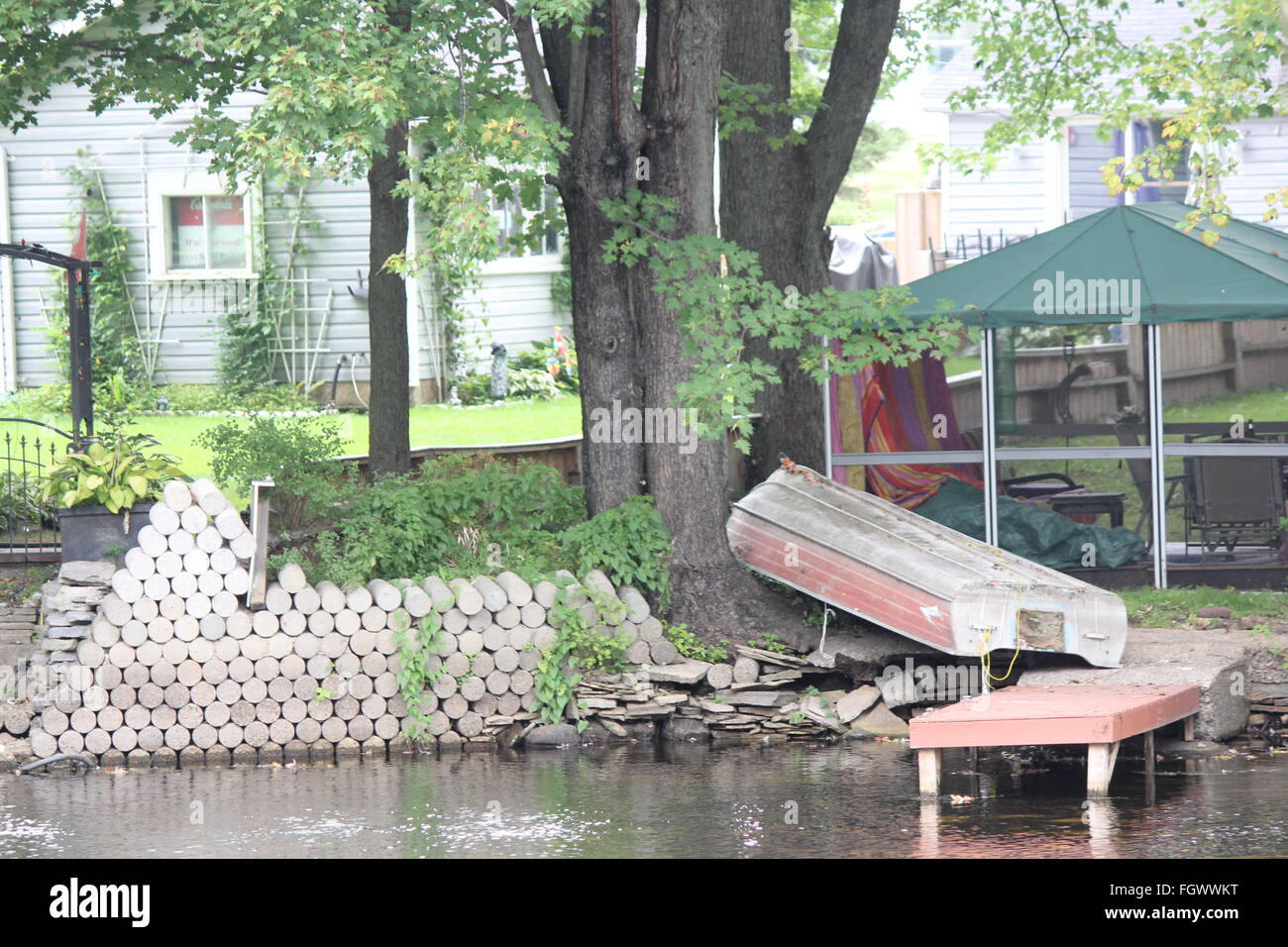 Upside down row boat hi-res stock photography and images - Alamy