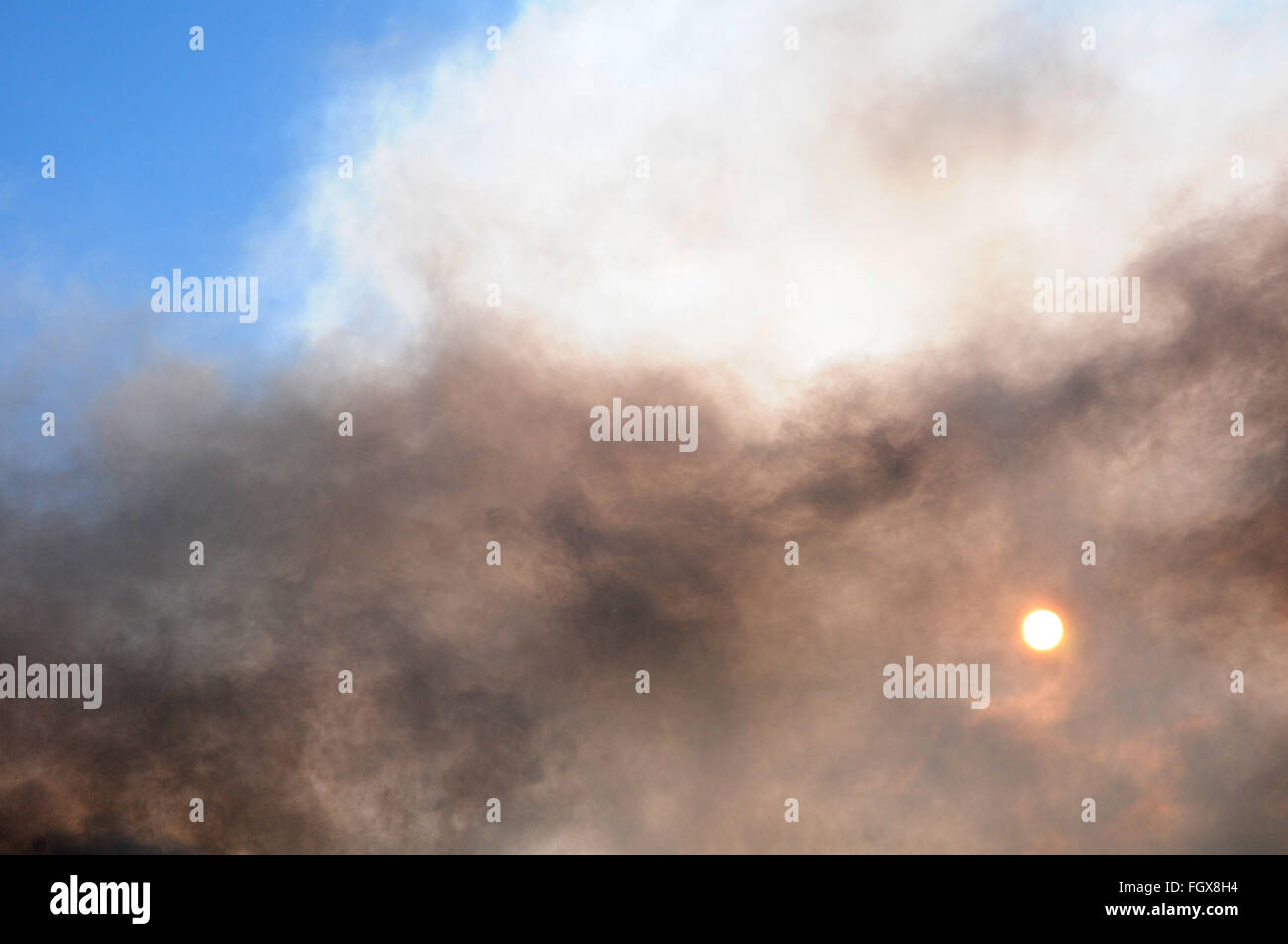 Bonfire smoke pollution hi-res stock photography and images - Alamy