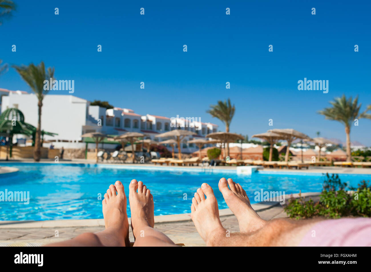 Man relax deck chair hi-res stock photography and images - Alamy