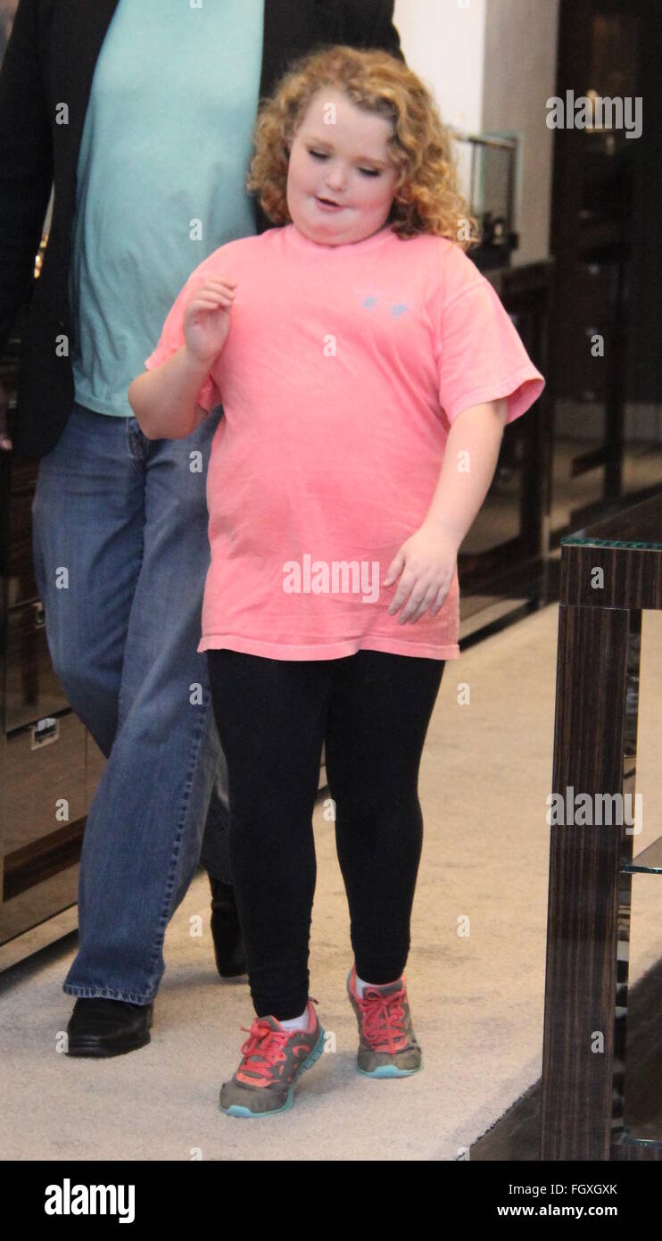 'Honey Boo Boo' Star Alana Thompson filming with Mama June and family ...