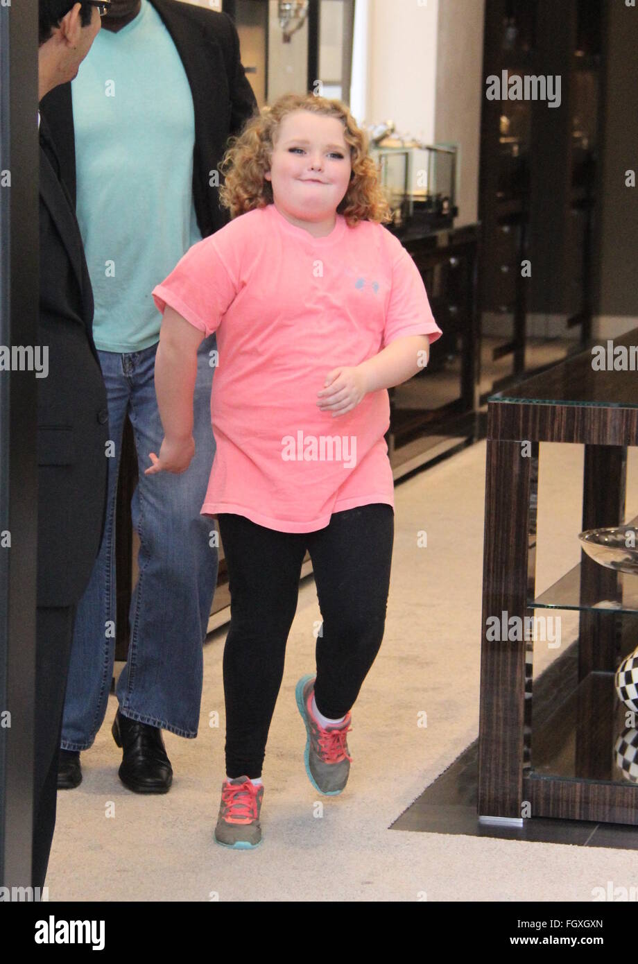 'Honey Boo Boo' Star Alana Thompson filming with Mama June and family ...