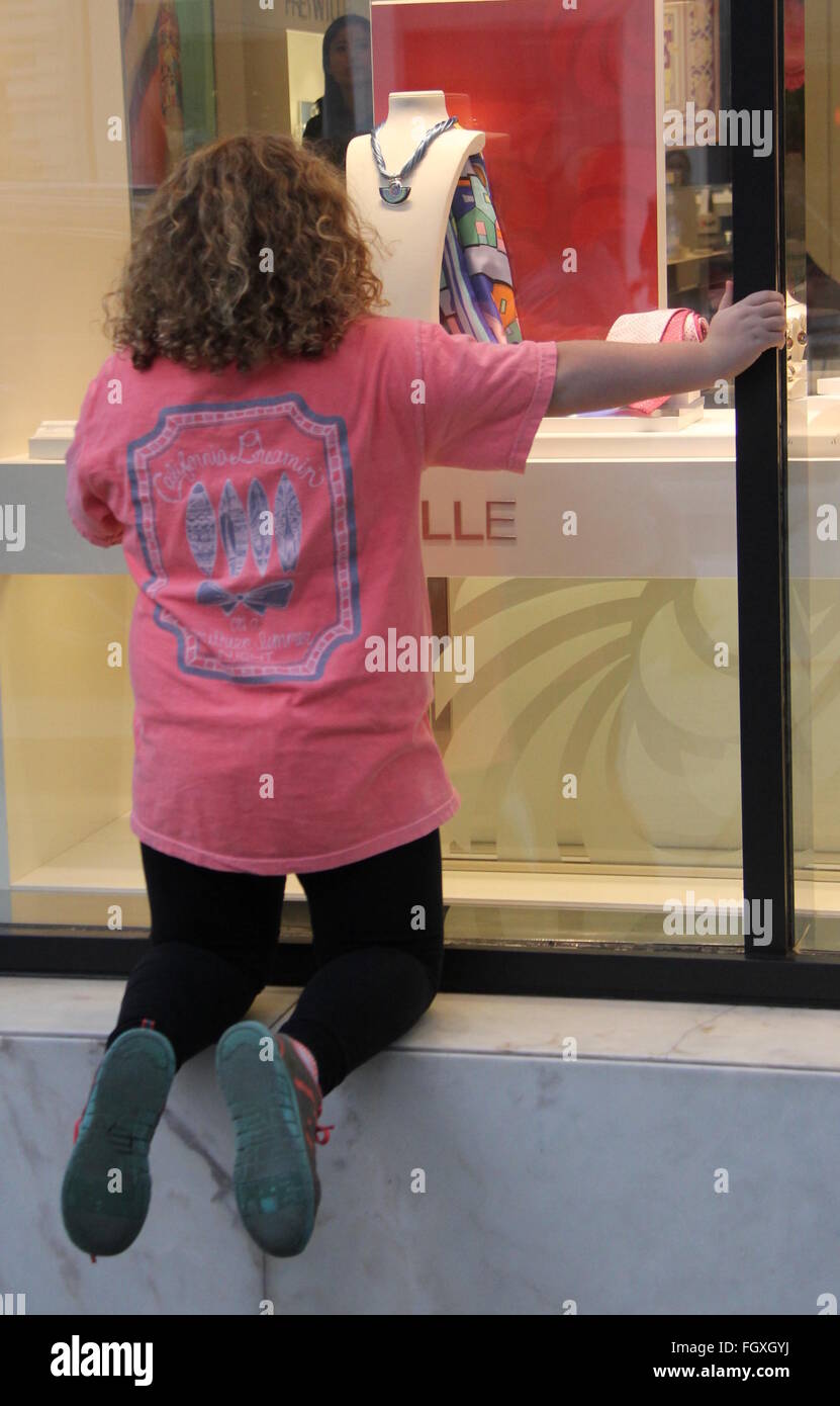 'Honey Boo Boo' Star Alana Thompson filming with Mama June and family ...