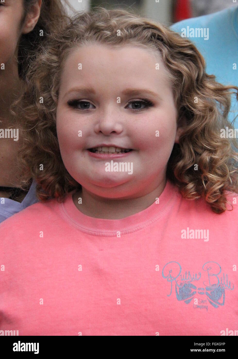 'Honey Boo Boo' Star Alana Thompson filming with Mama June and family ...