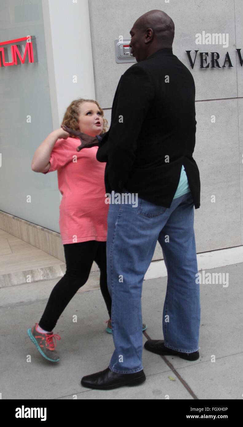 'Honey Boo Boo' Star Alana Thompson filming with Mama June and family ...