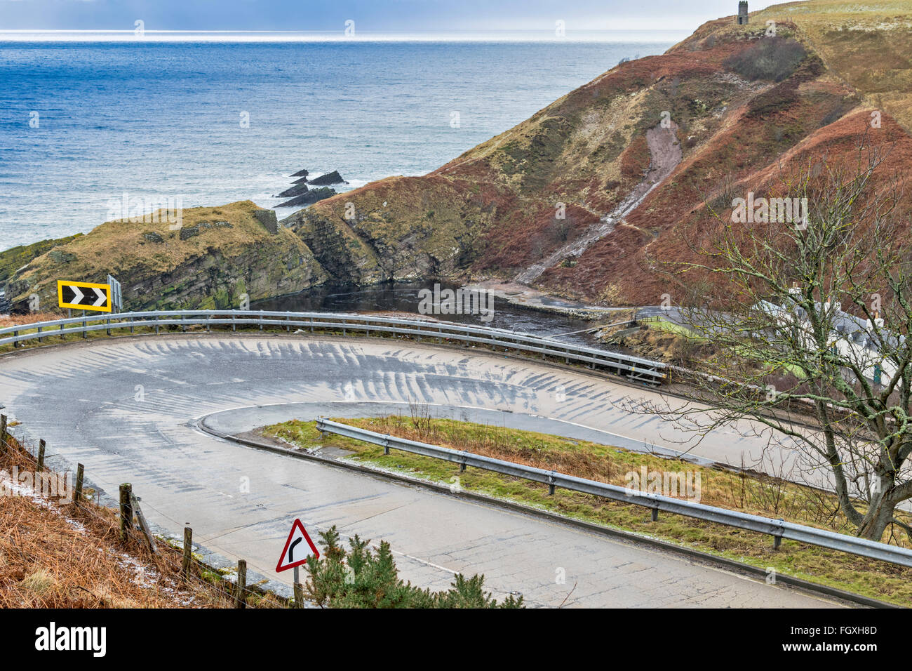 BERRIEDALE BRAES HAIRPIN BEND ON THE A9 ROAD BETWEEN HELMSDALE AND ...