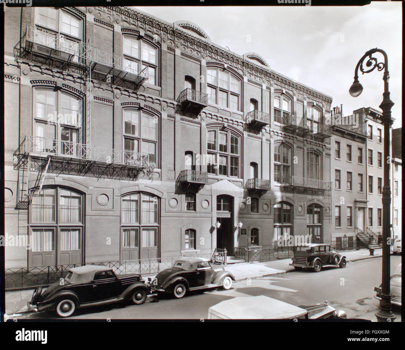 1930s - Studios, 51 West Tenth Street, Manhattan (Berenice Abbott Stock ...