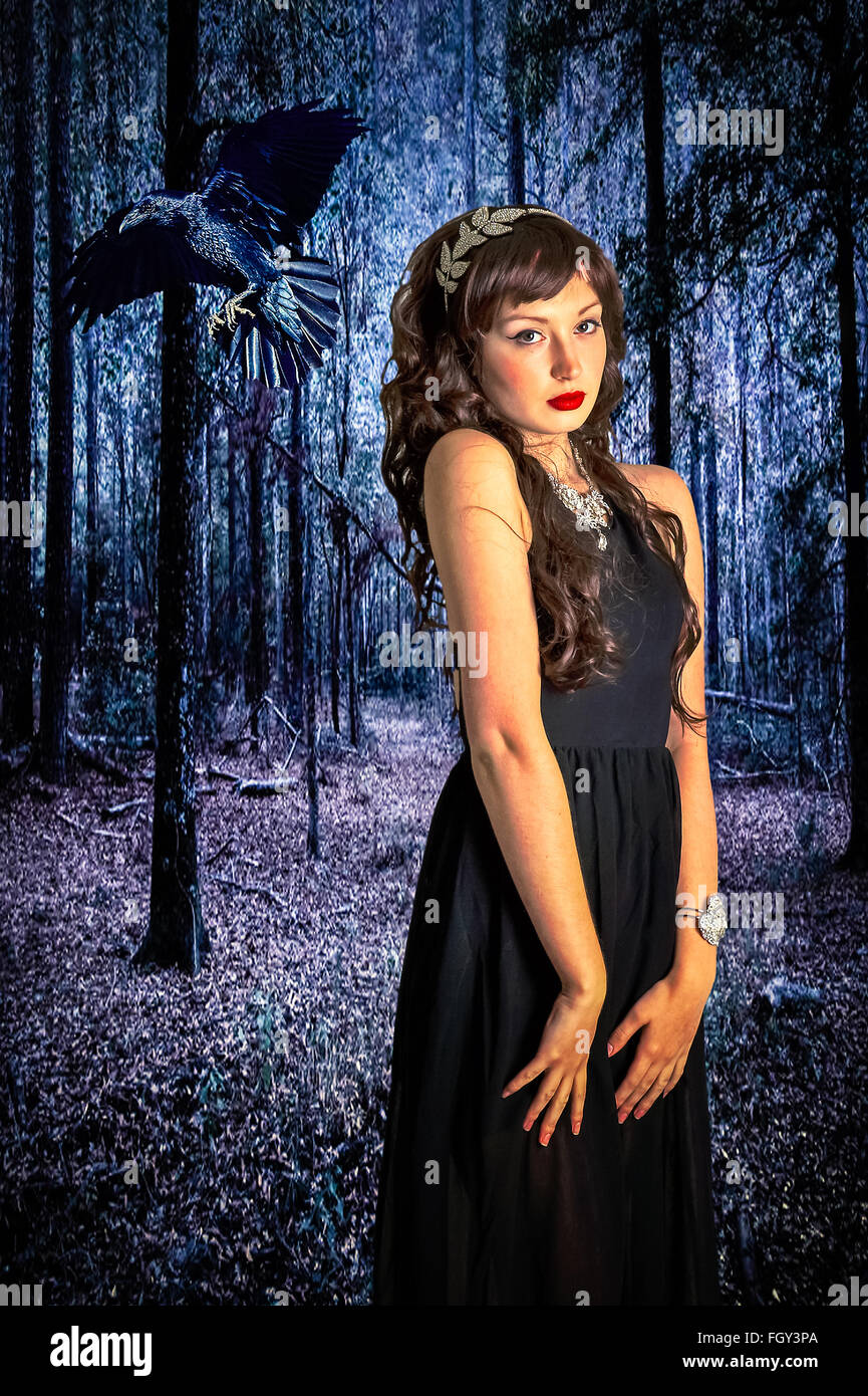 Scary lady hi-res stock photography and images - Alamy