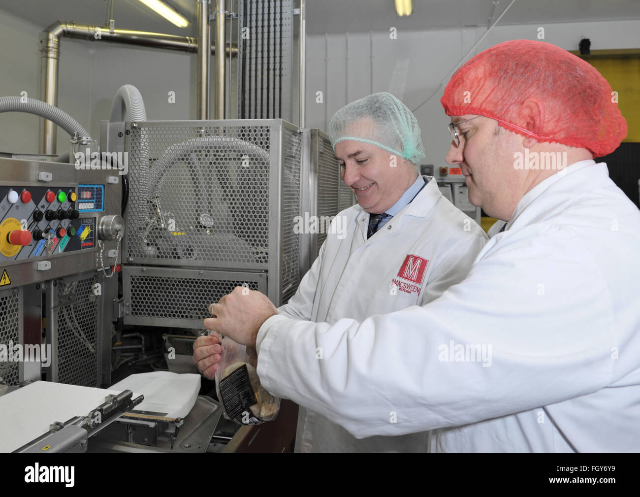 Cabinet Secretary for Food Richard Lochhead visits leading haggis ...