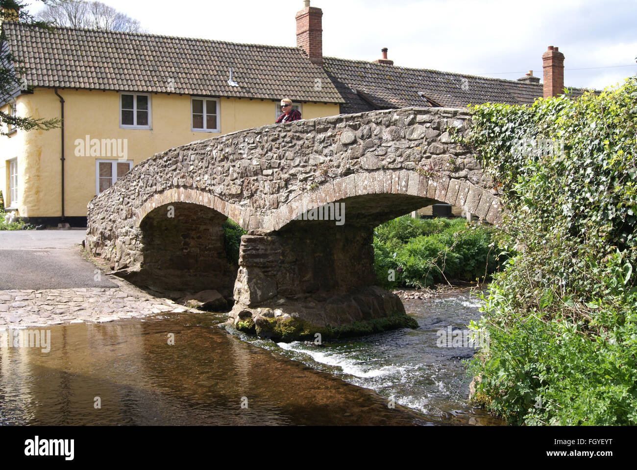 Old stone bridge Stock Photo - Alamy