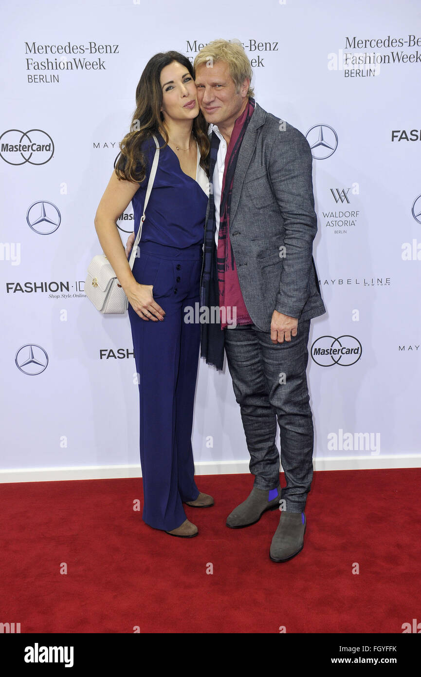 Alexandra polzin mercedes benz fashion week hi-res stock photography ...