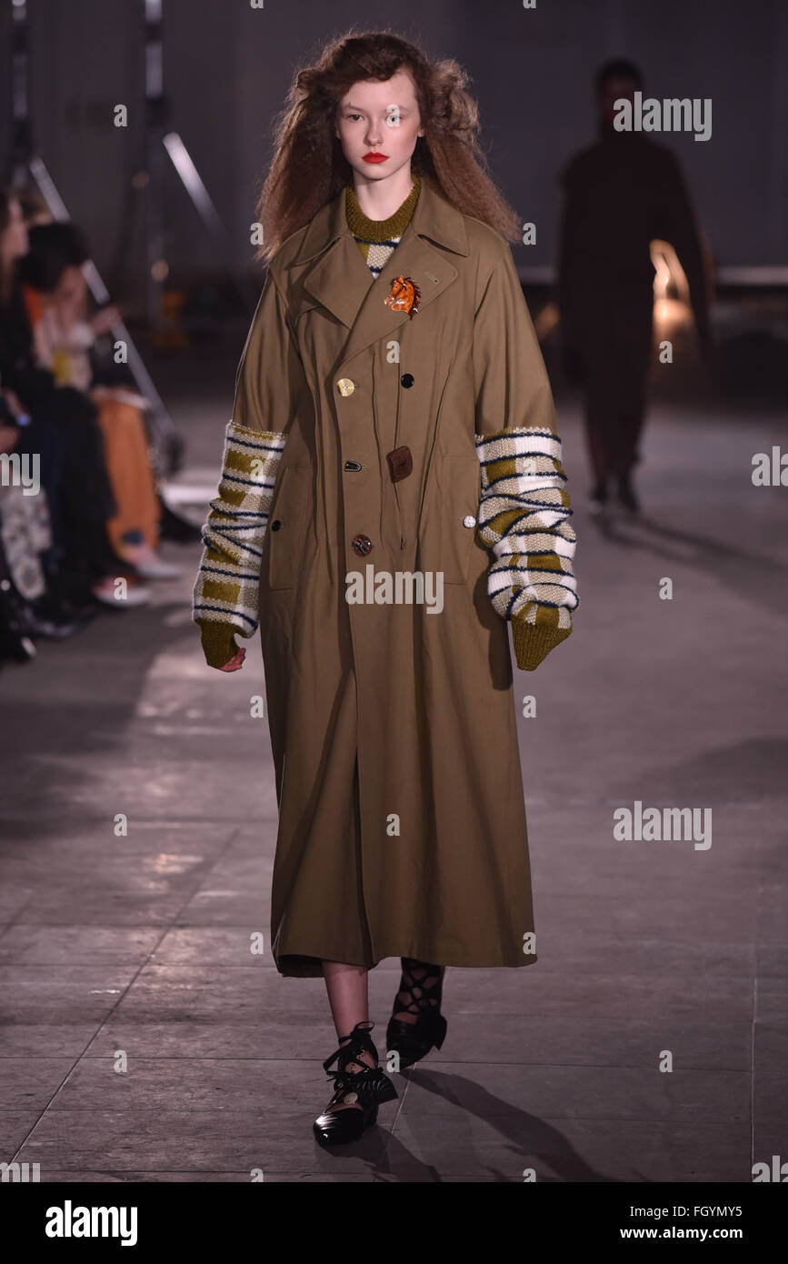 London, UK. 22nd February 2016. Joseph shows her Autumn Winter collection 2016. Credit ...