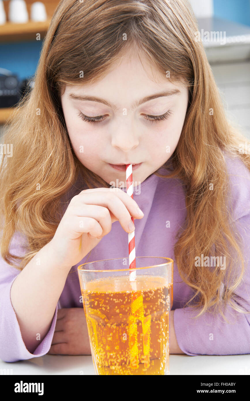 Young people drinking soda hi-res stock photography and images - Alamy