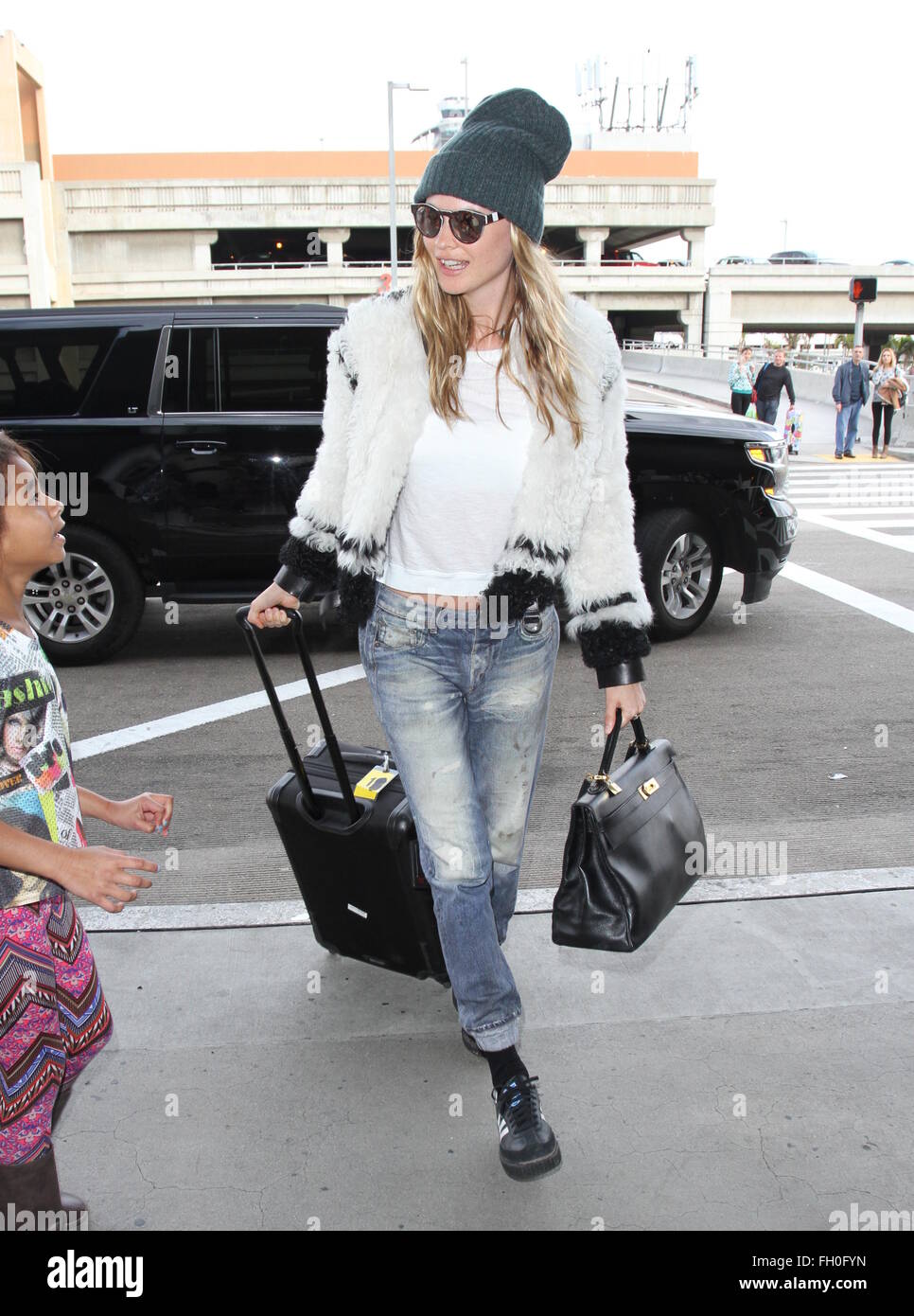 Victoria's Secret Angel Behati Prinsloo arrives at Los Angeles ...
