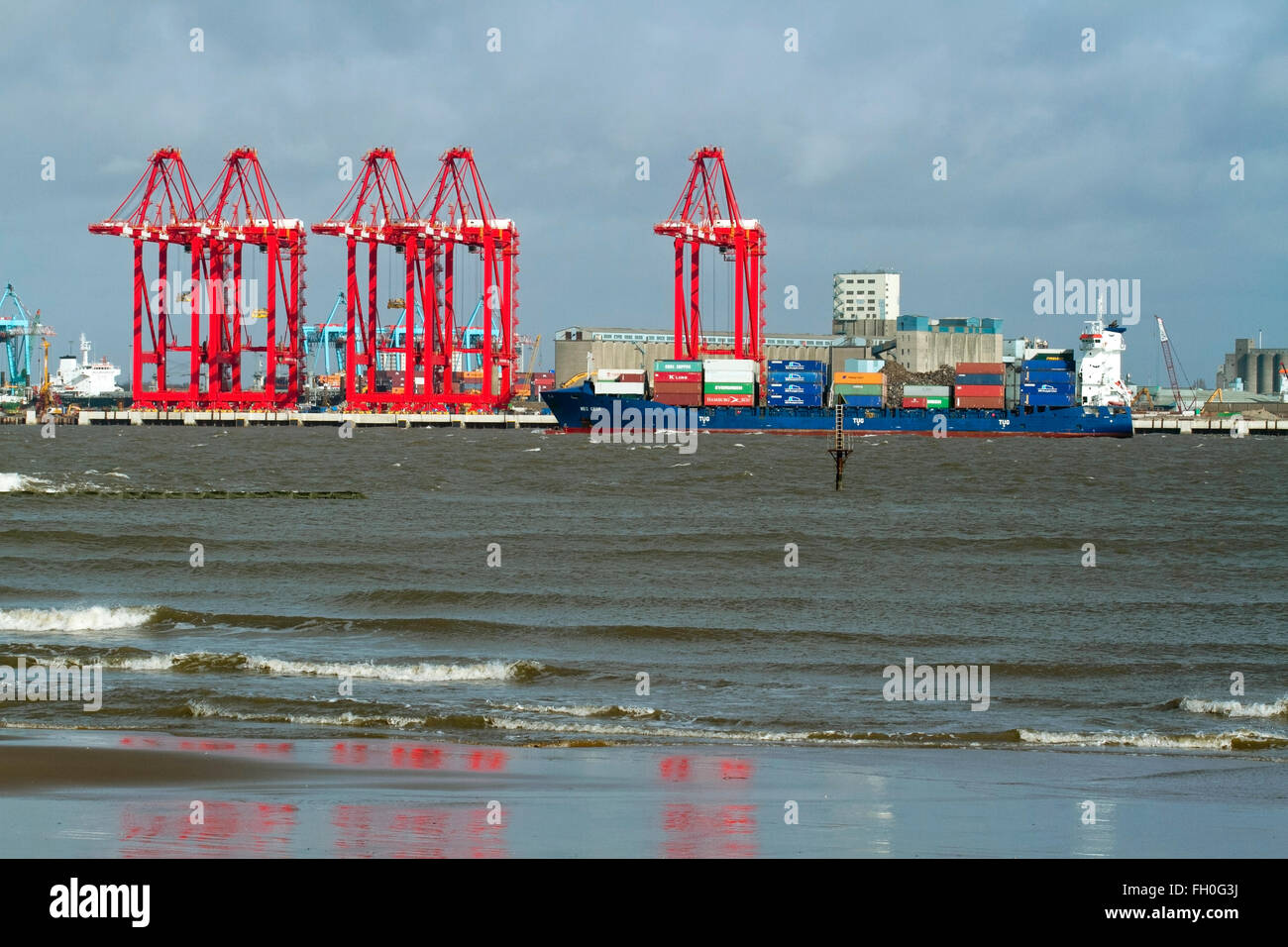 Liverpool Docks and Wharfs and new container cranes in position on the ...