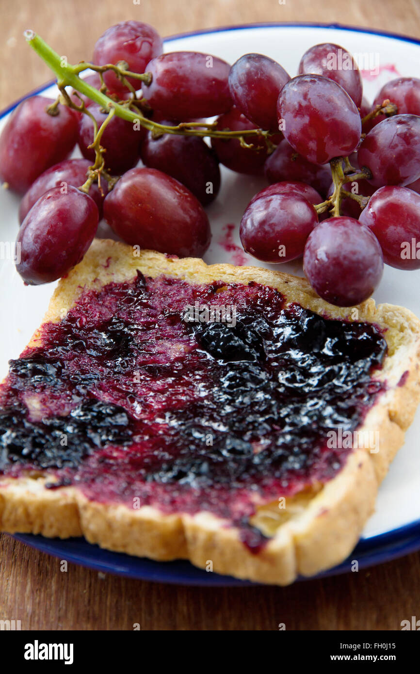 grape jelly sandwich Stock Photo - Alamy