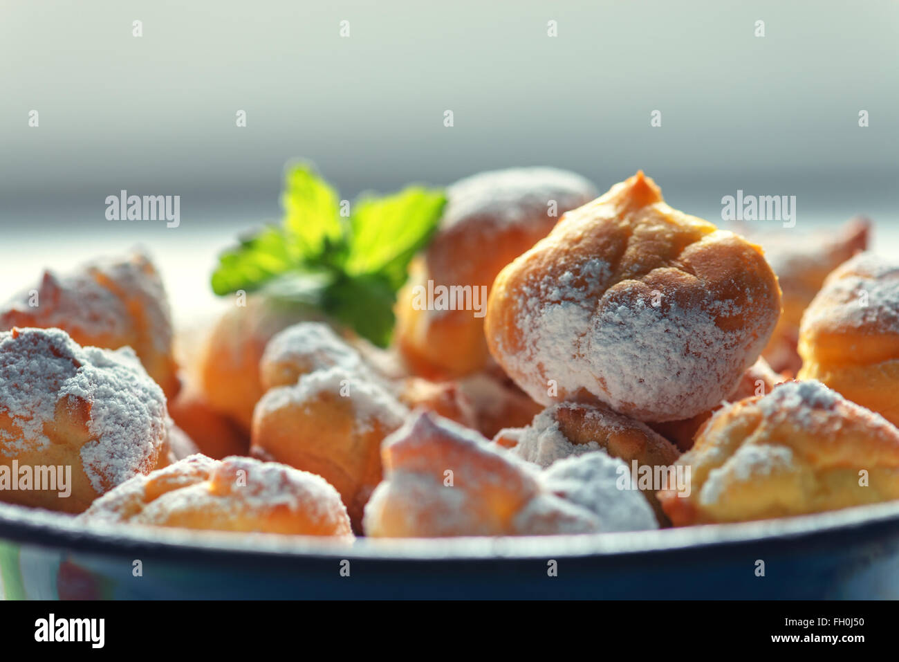 Baking plate hi-res stock photography and images - Alamy
