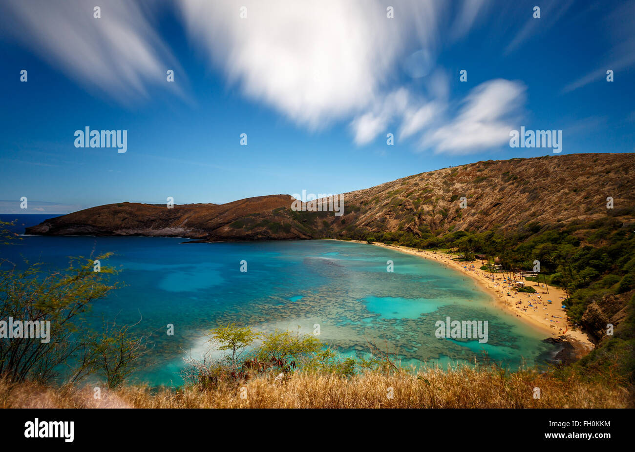 Landscape of beautiful Hanauma Bay Nature Preserve coral reefs in Oahu ...