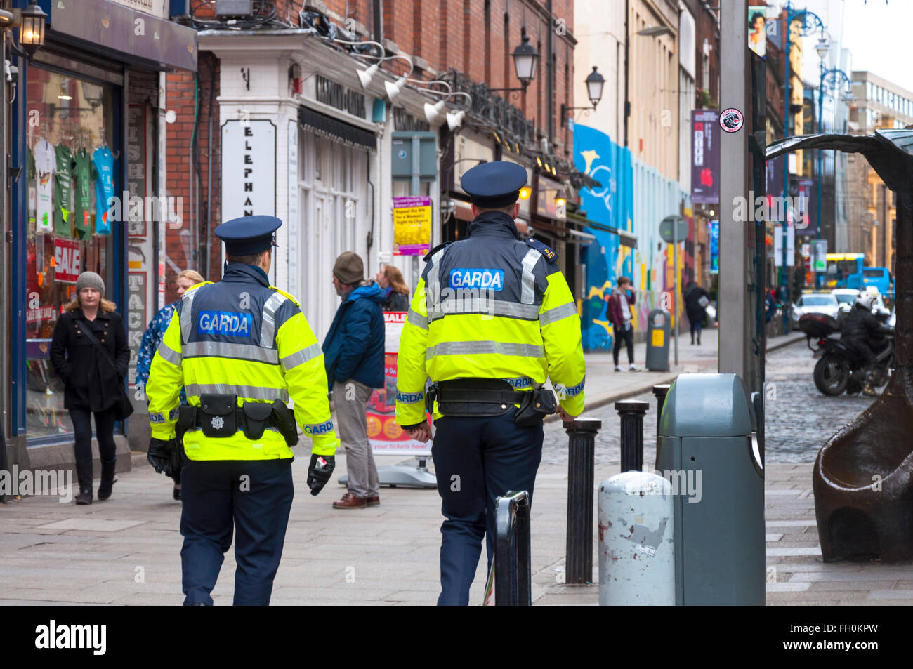 Irish policemen patrol Temple Bar in Dublin city, Ireland Stock Photo ...