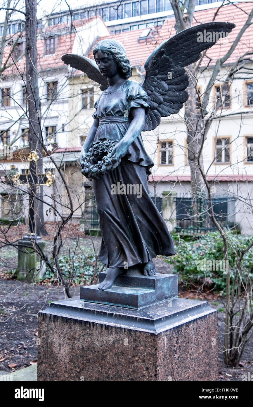 Now protestant church hi-res stock photography and images - Alamy