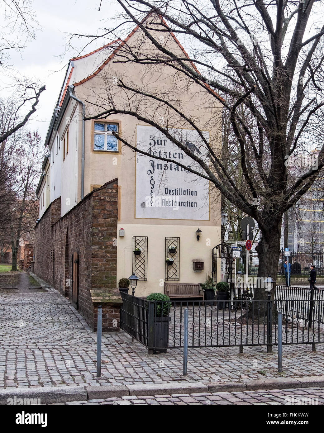 German pub exterior hi-res stock photography and images - Alamy