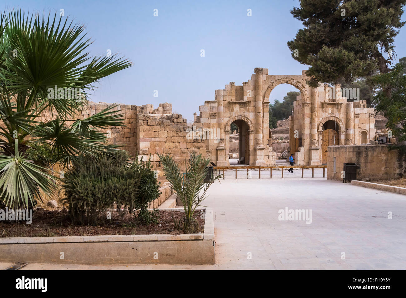 The South Gate at the archaeological ruins of Jerash, Hashemite Kingdom ...
