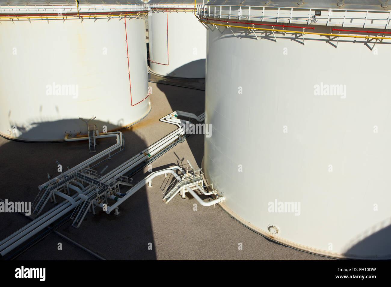 Oil storage tanks Stock Photo - Alamy