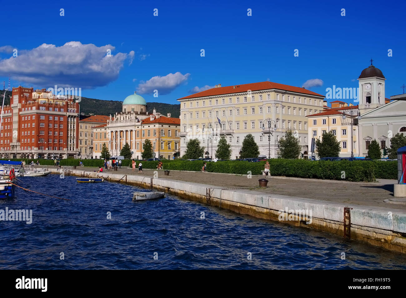 Triest Pier und Skyline - Trieste in Italy, pier and skyline Stock ...