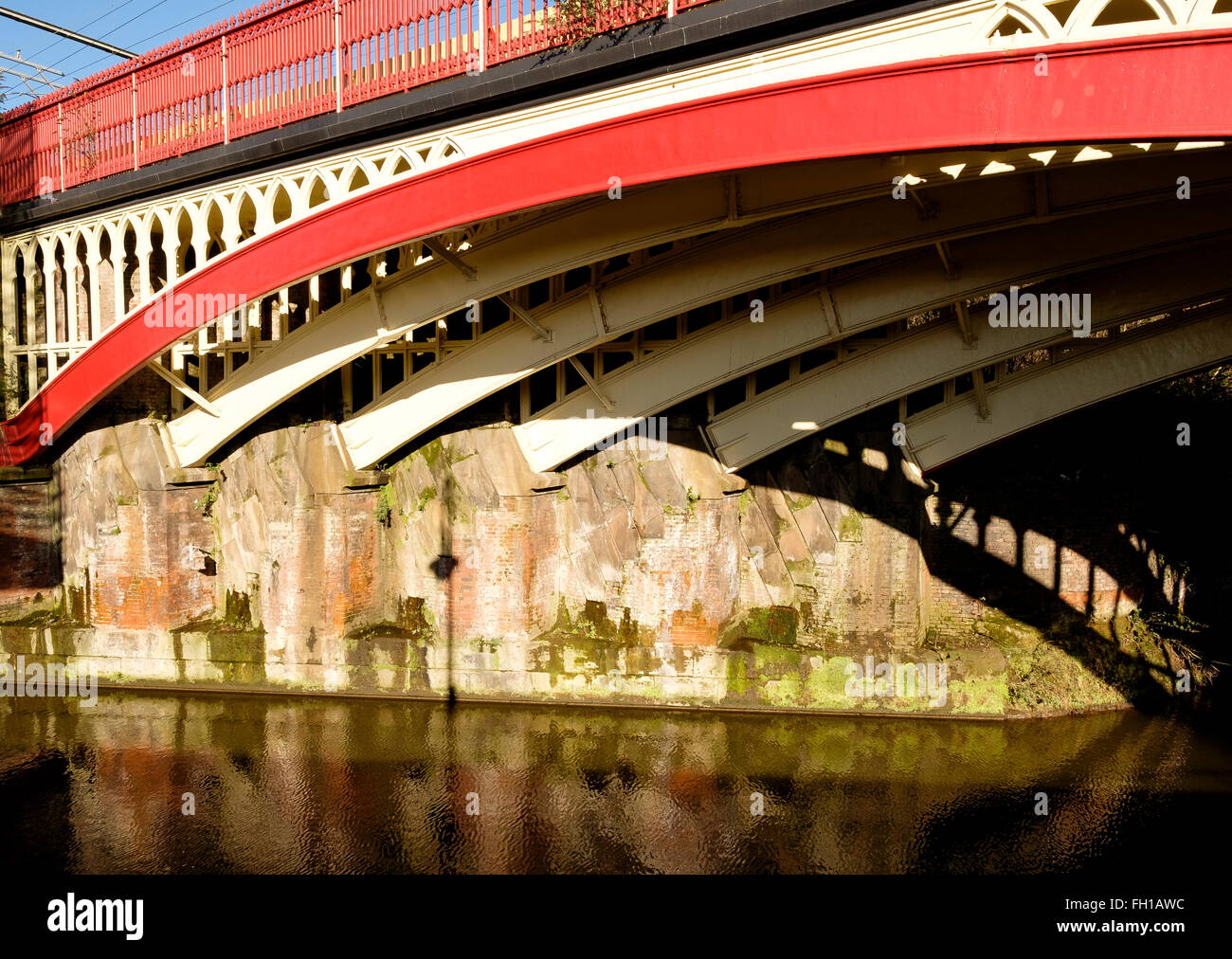 Castlefield viaduct manchester hi-res stock photography and images - Alamy